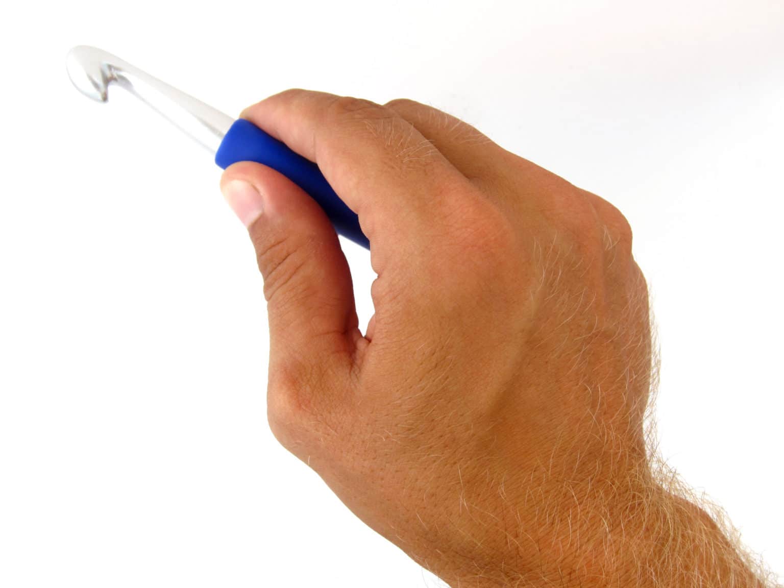 How to Hold the Crochet Hook and Yarn | Supergurumi