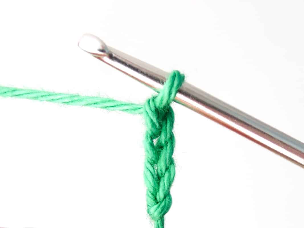 How to Crochet Chain Stitches | Supergurumi