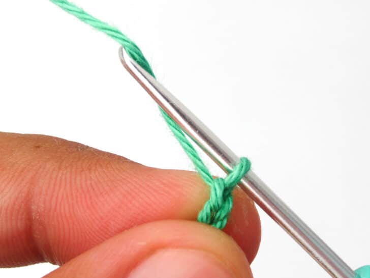 How to Crochet Chain Stitches | Supergurumi