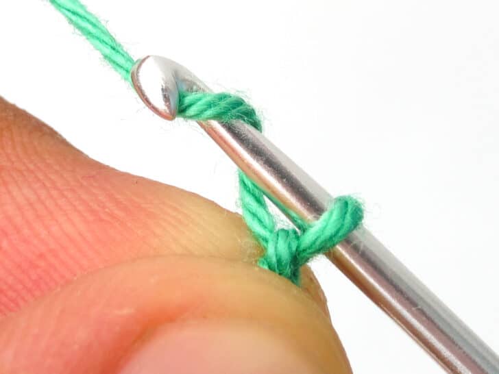 How to Crochet Chain Stitches | Supergurumi