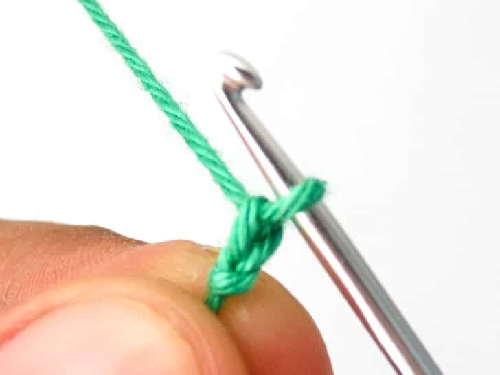 How to Crochet Chain Stitches | Supergurumi