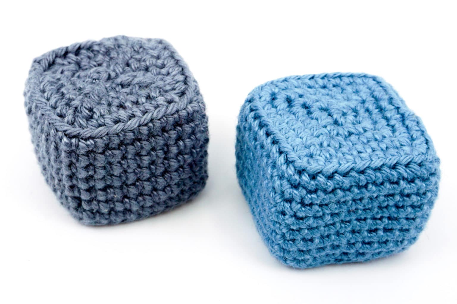 How to Crochet Cubes in Spiral Rounds | Supergurumi