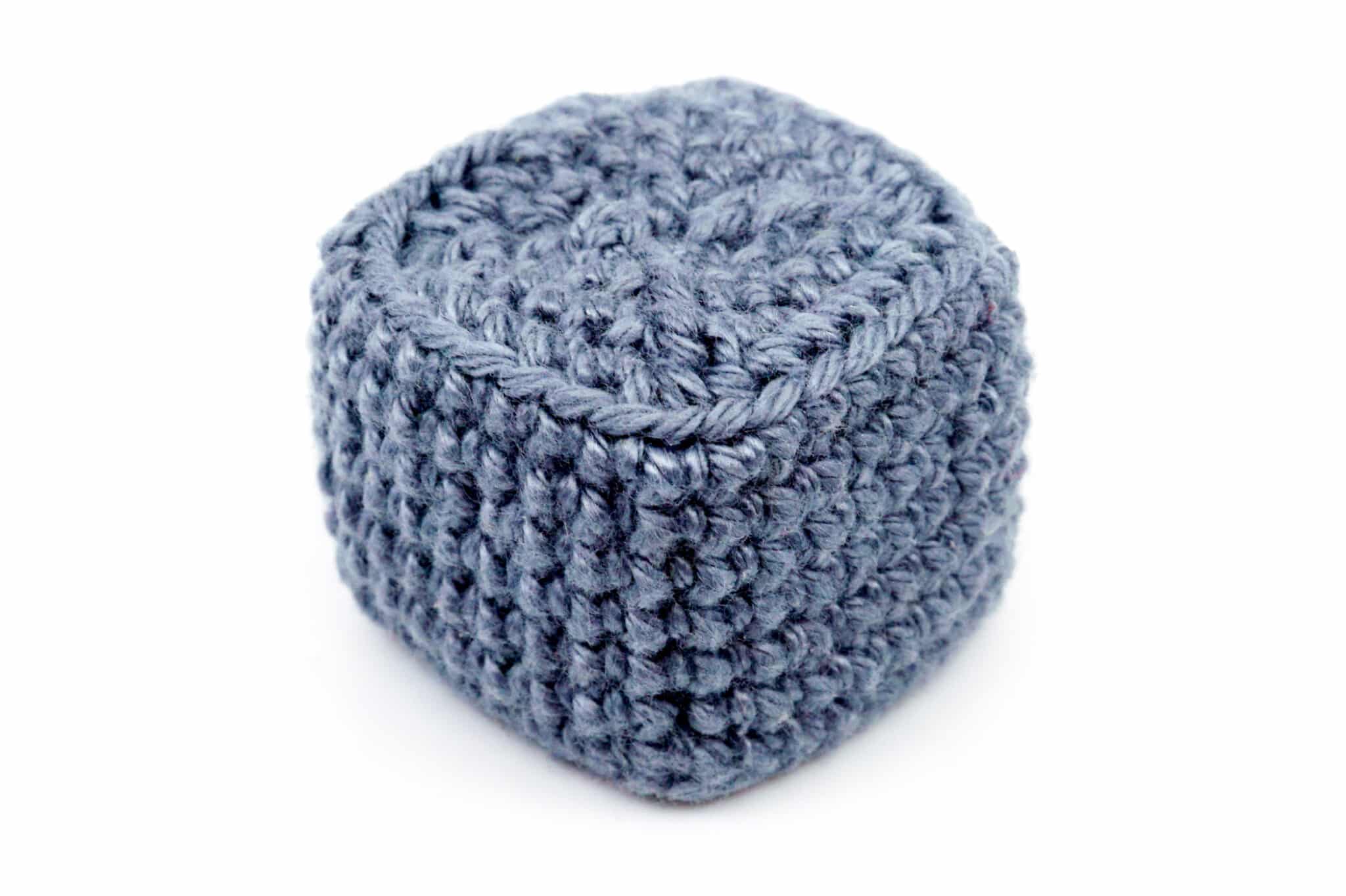 How to Crochet Cubes in Spiral Rounds | Supergurumi