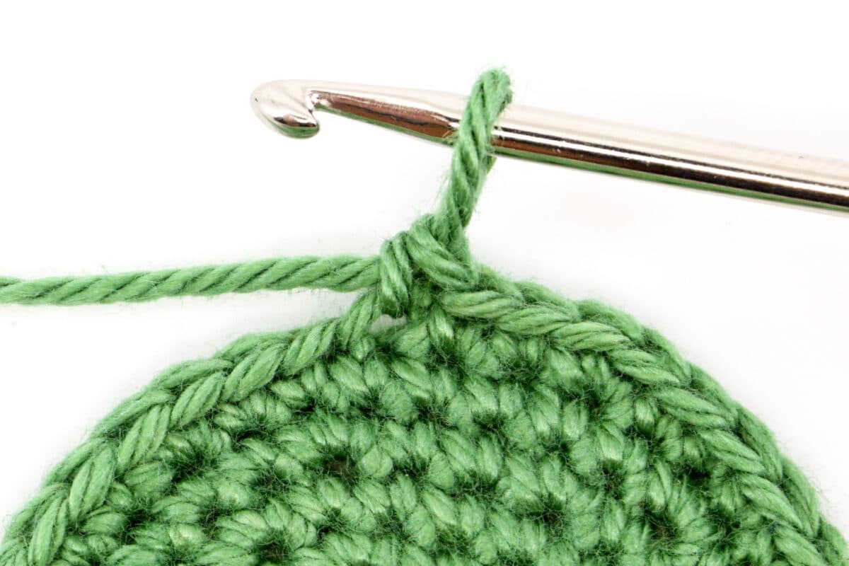 How to Crochet into the Front Loop and Back Loop | Supergurumi