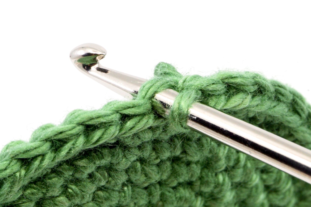 How to Crochet into the Front Loop and Back Loop | Supergurumi