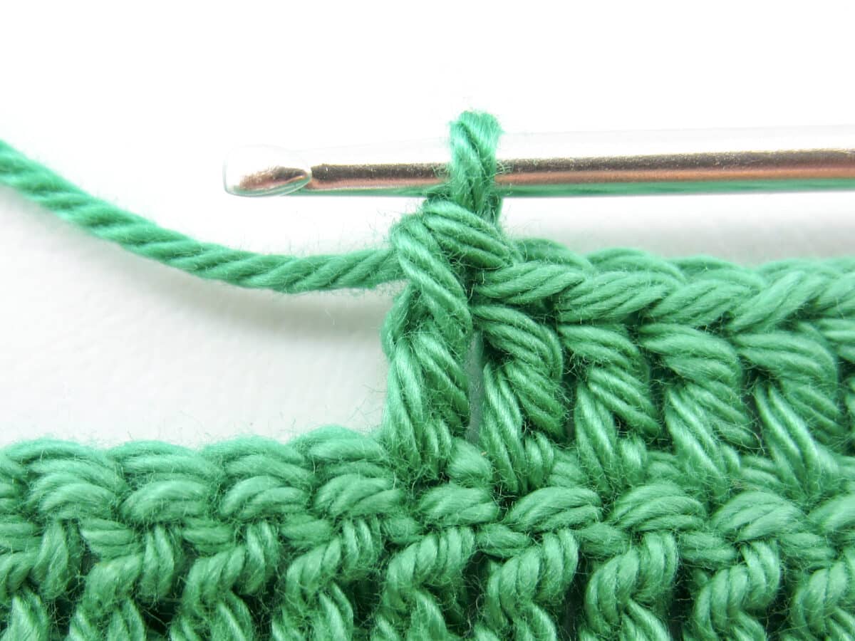 How to Crochet Double Crochet Stitches | Supergurumi