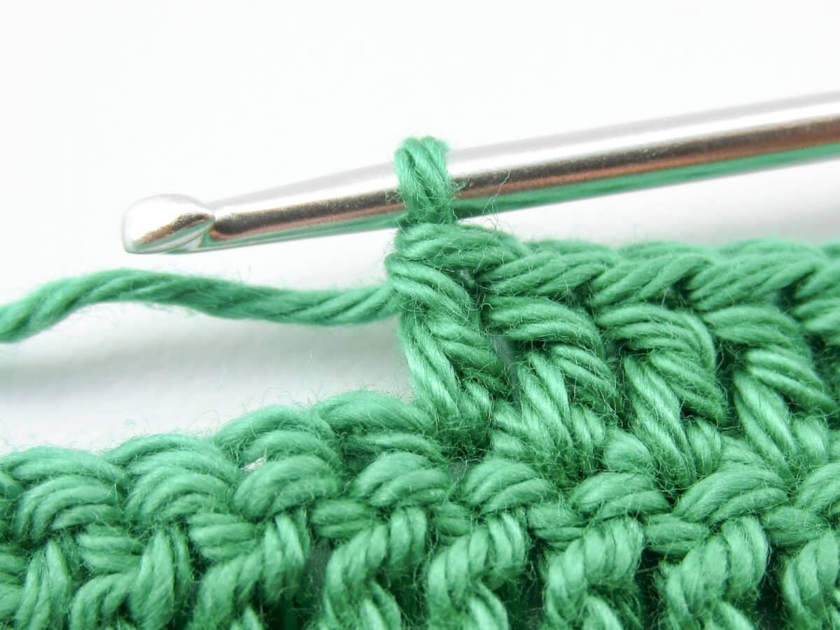 How to Crochet Double Crochet Stitches | Supergurumi