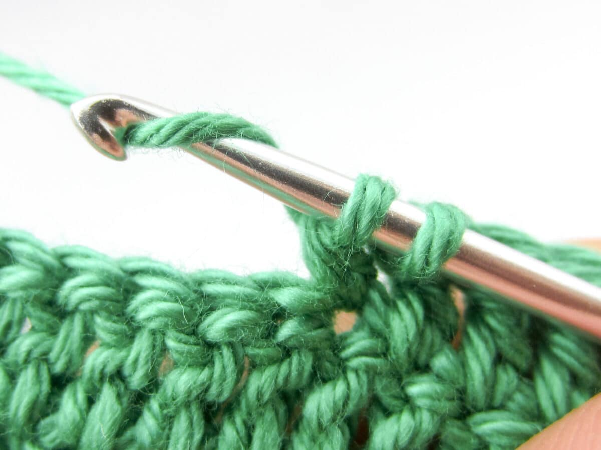 How to Crochet Double Crochet Stitches | Supergurumi
