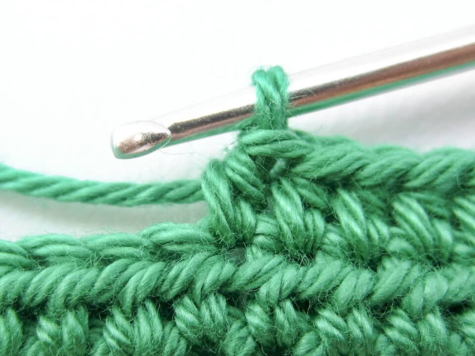 How to Crochet Half Double Crochet Stitches | Supergurumi