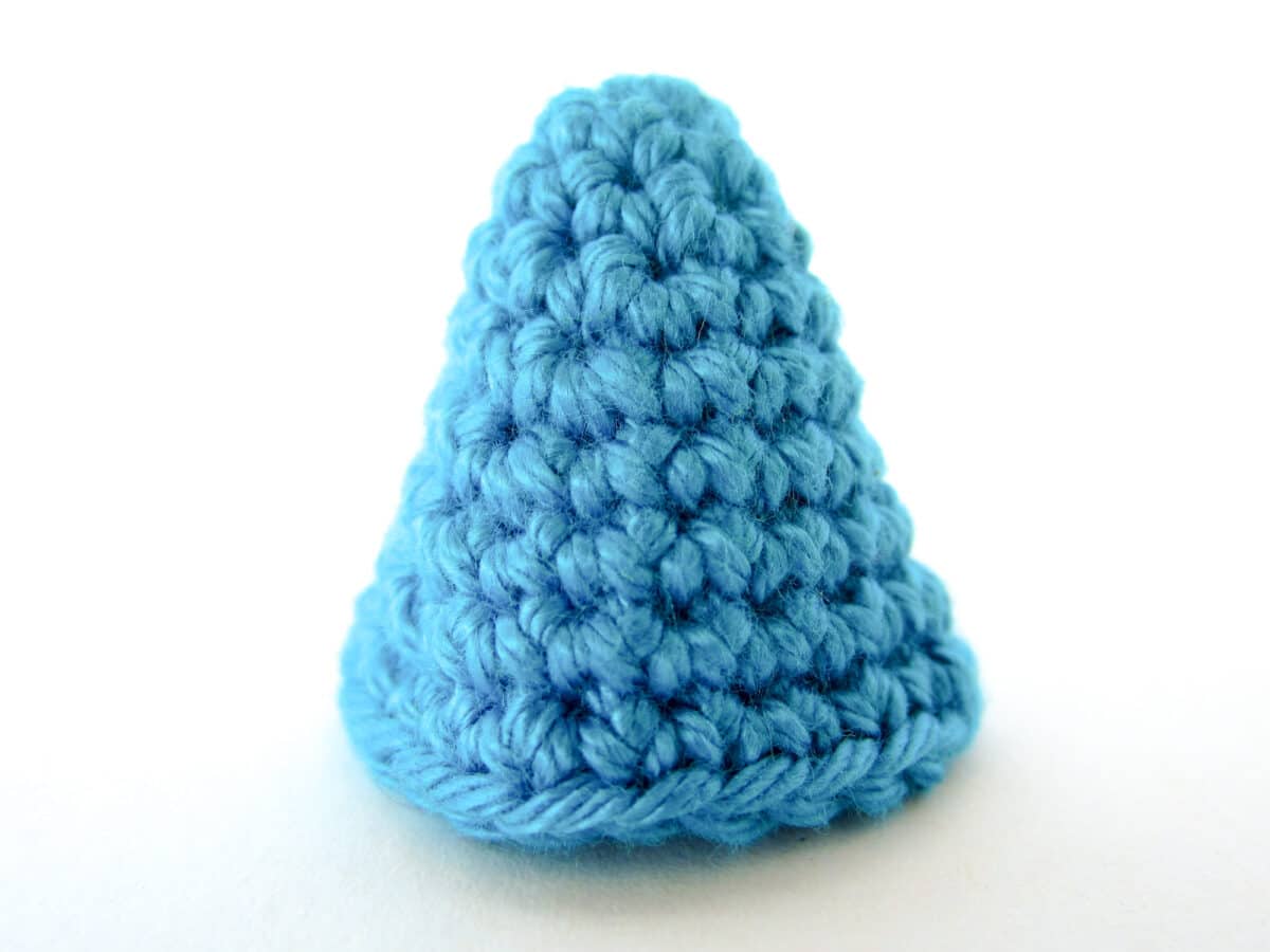 How to Crochet Cones in Spiral Rounds | Supergurumi