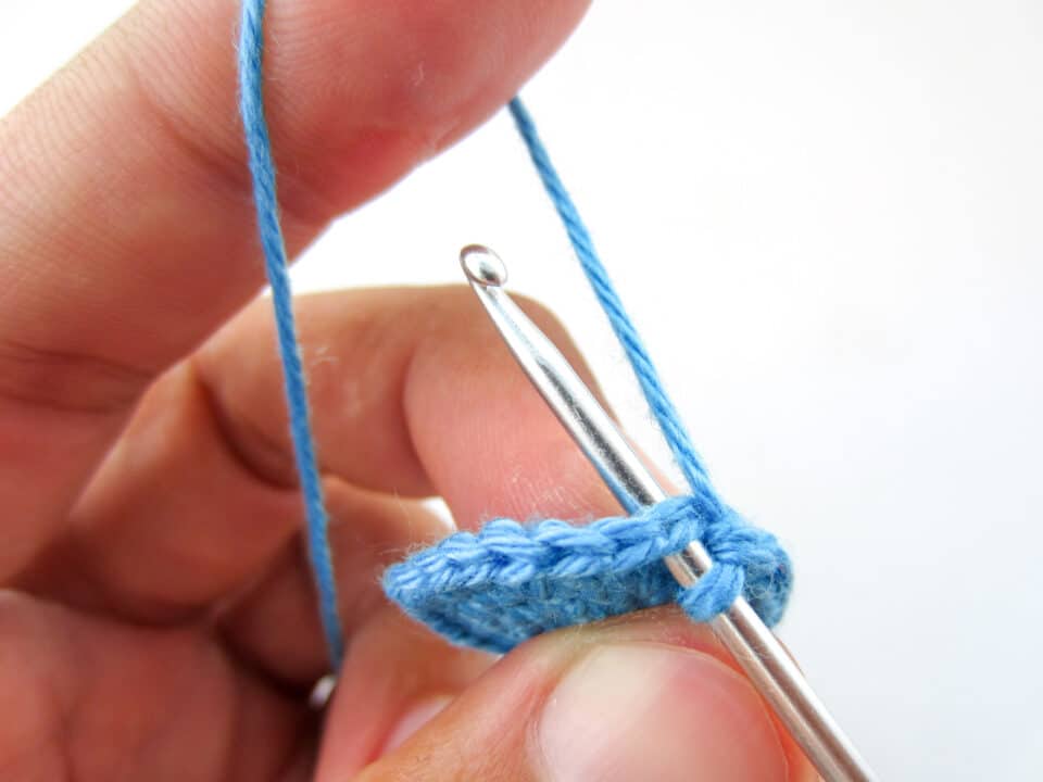 How to Crochet Loop Stitches | Supergurumi