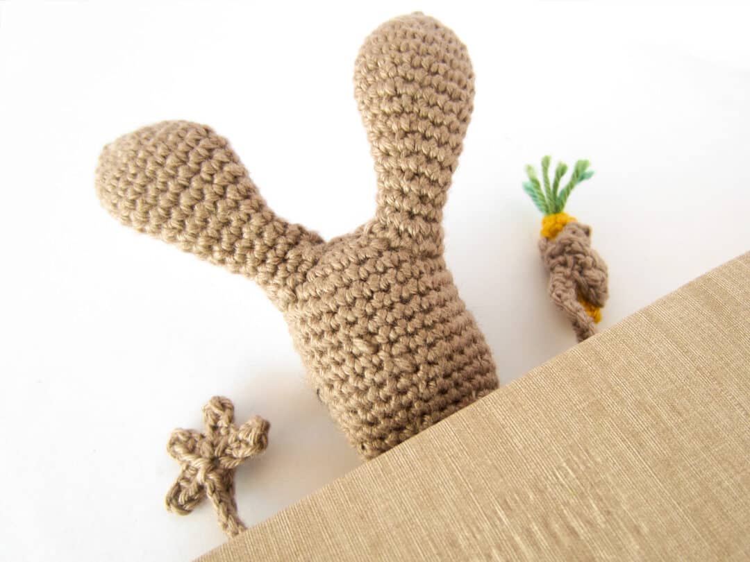 Amigurumi Crochet Bunny Bookmark - "Book-Bunny" | Supergurumi