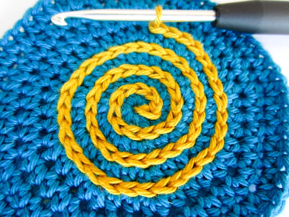 Circular Crochet Coaster Pattern | Supergurumi