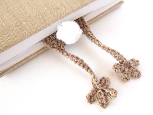 Amigurumi Crochet Bunny Bookmark - "Book-Bunny" | Supergurumi