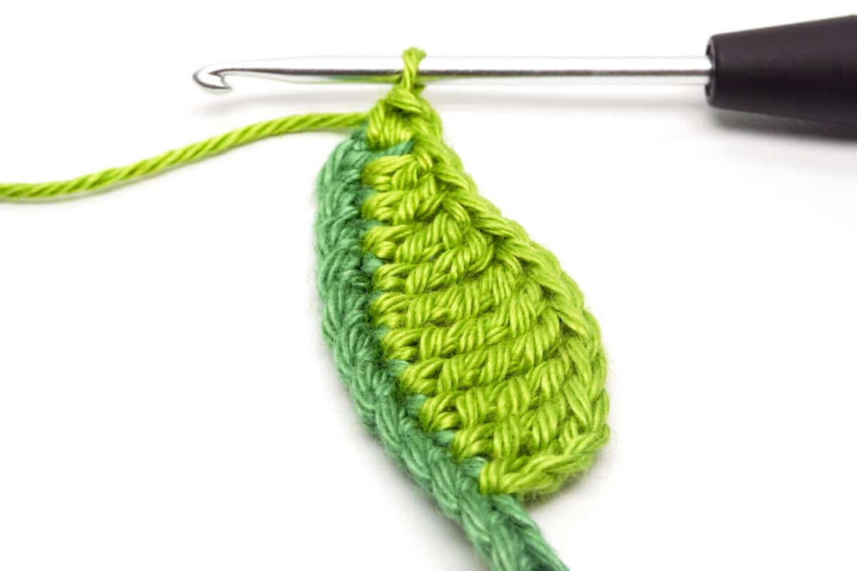 Leaf Cable Tie Crochet Pattern | Supergurumi