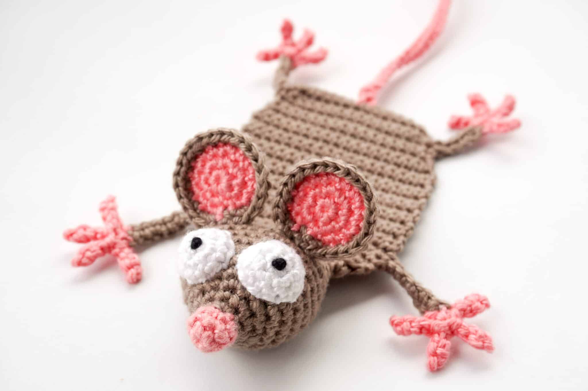 Amigurumi Crochet Mouse Bookmark - "Book Mouse" | Supergurumi