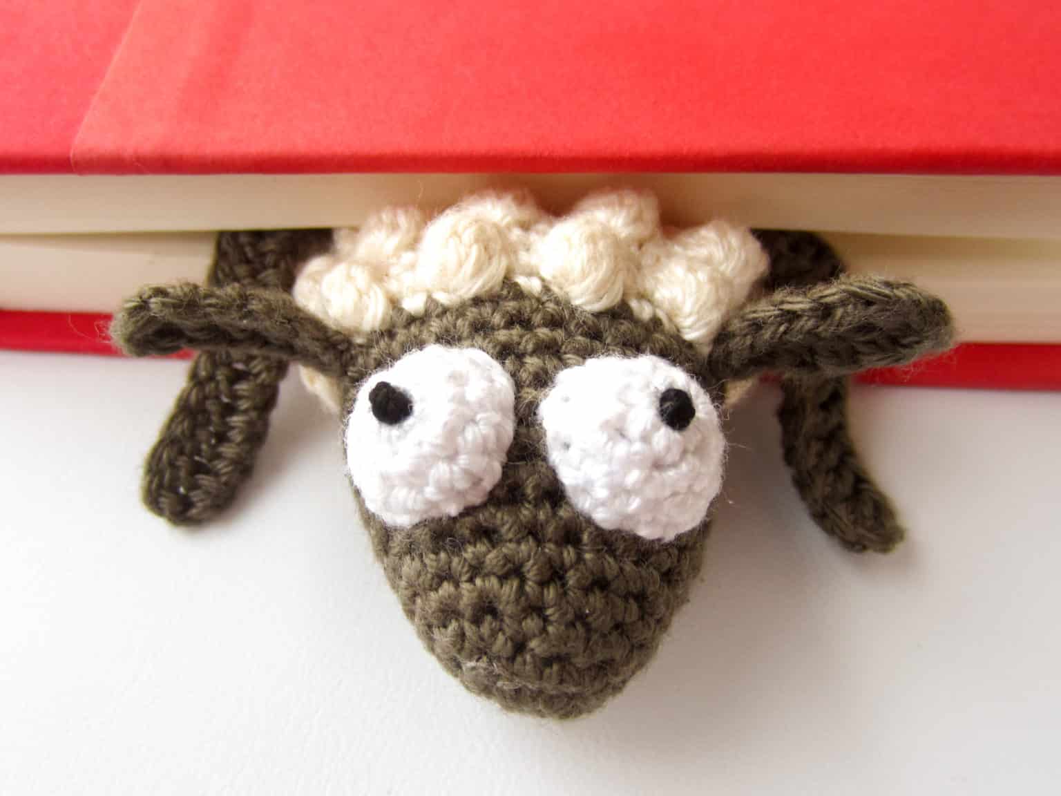Amigurumi Crochet Sheep Bookmark - "Book Sheep" | Supergurumi