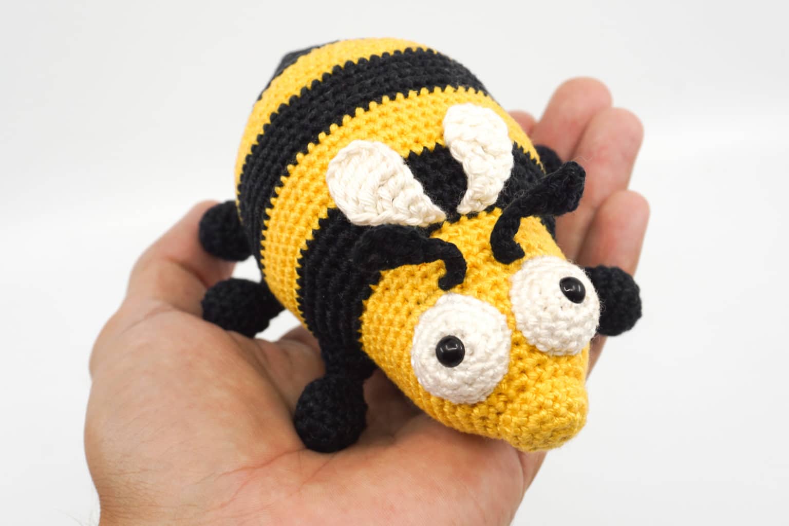Amigurumi Crochet Bee Pattern - "The Chubby Bee" | Supergurumi