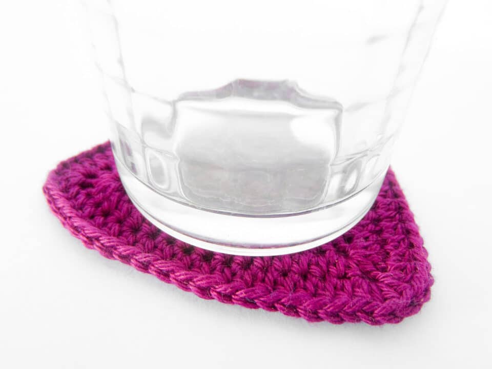 Triangular Crochet Coaster Pattern | Supergurumi