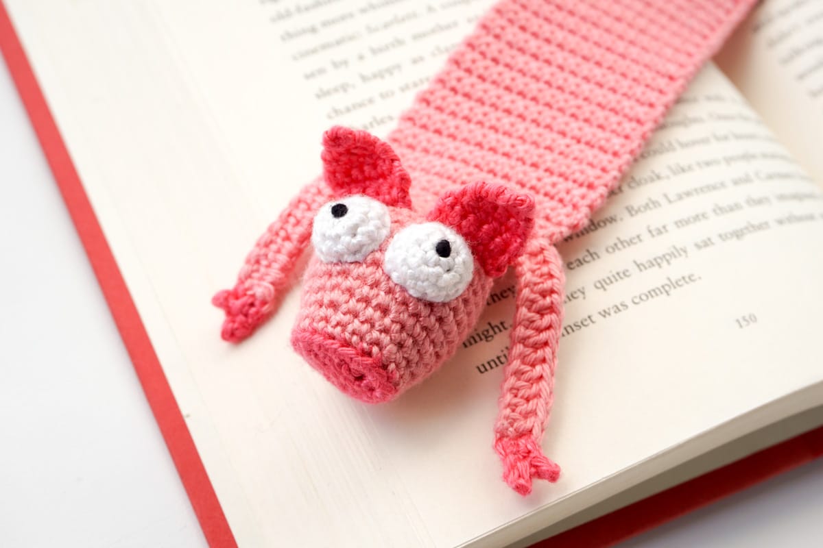 Amigurumi Pig Bookmark Crochet Pattern | Supergurumi