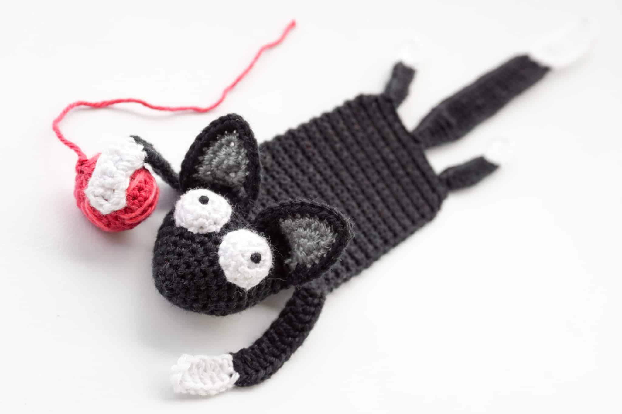 Amigurumi Cat Bookmark Crochet Pattern | Supergurumi