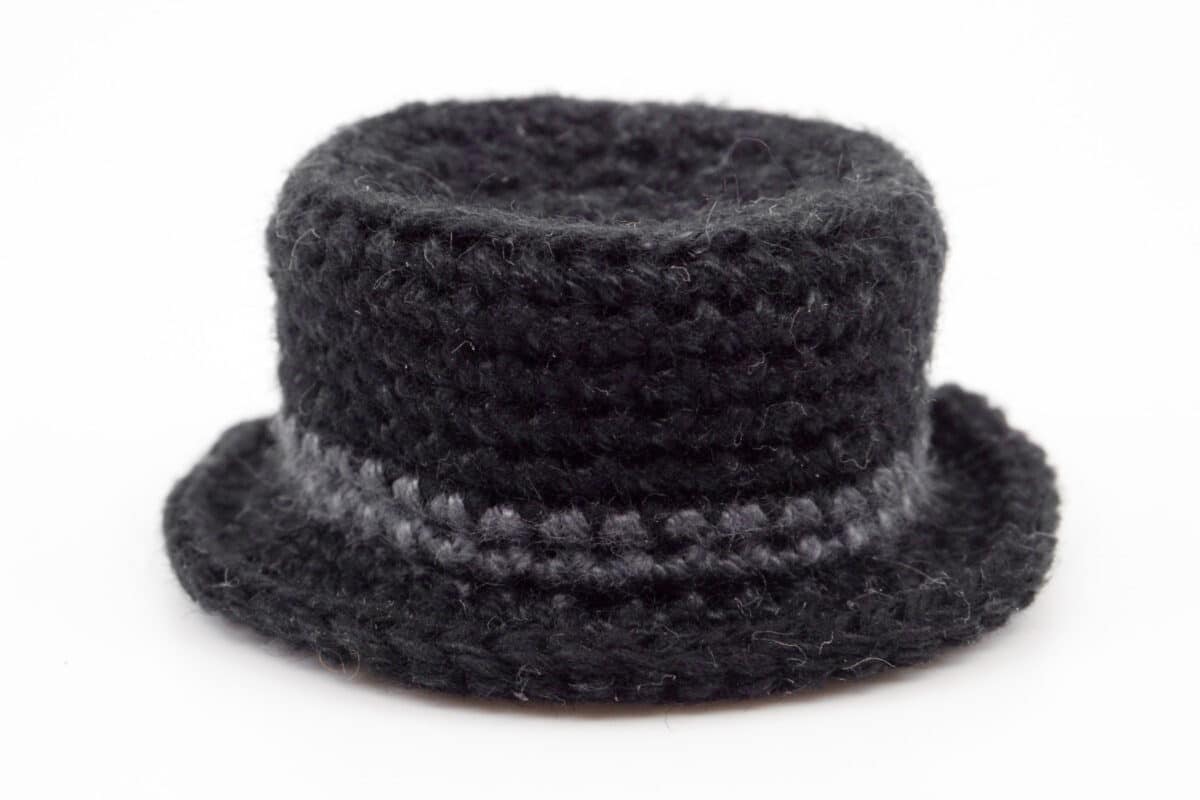 Tutoriel Baron Samedi au Crochet – Patron Amigurumi | Supergurumi